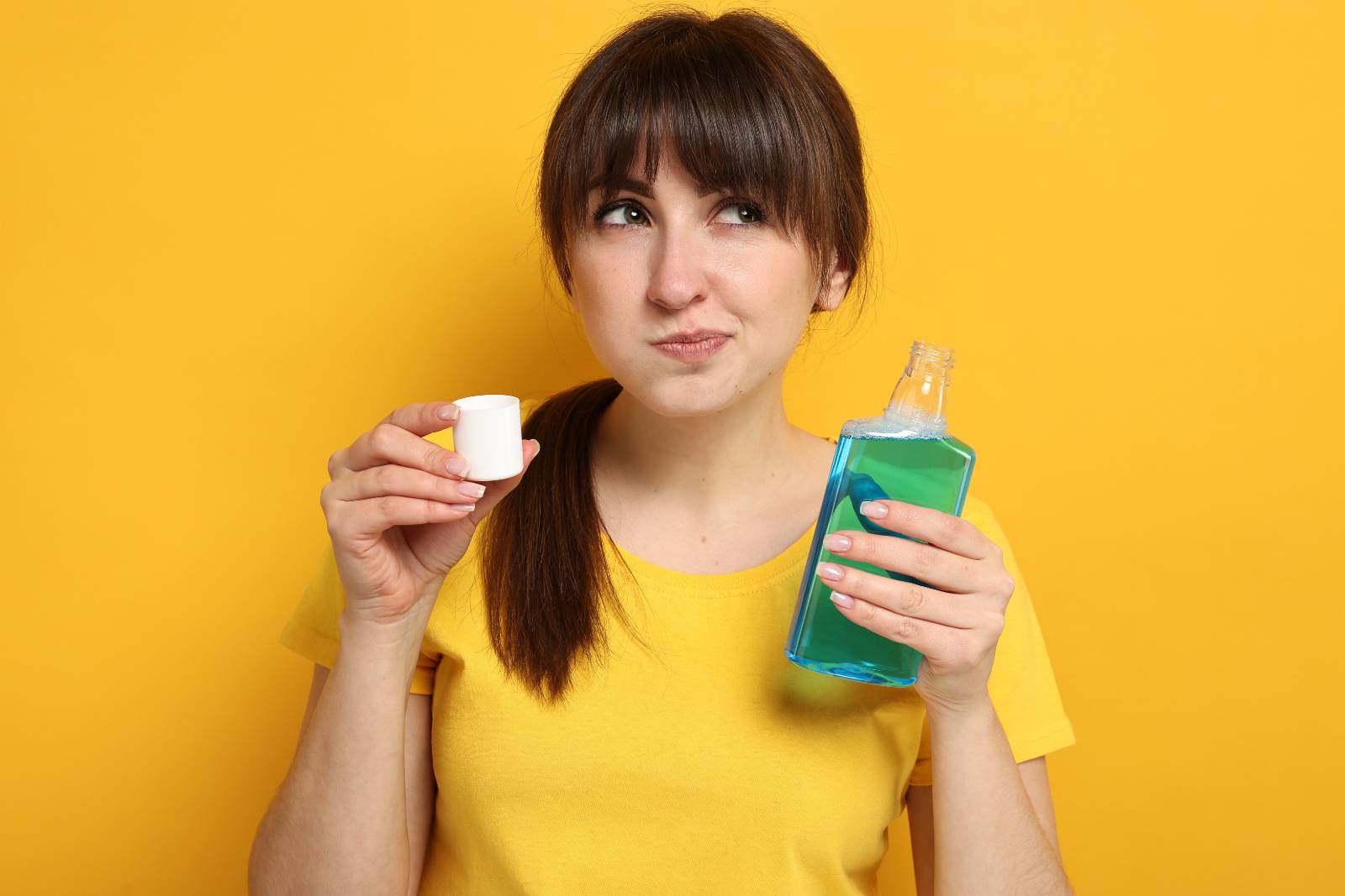 Bain de bouche au CBD : une alternative douce – Harmony CBD